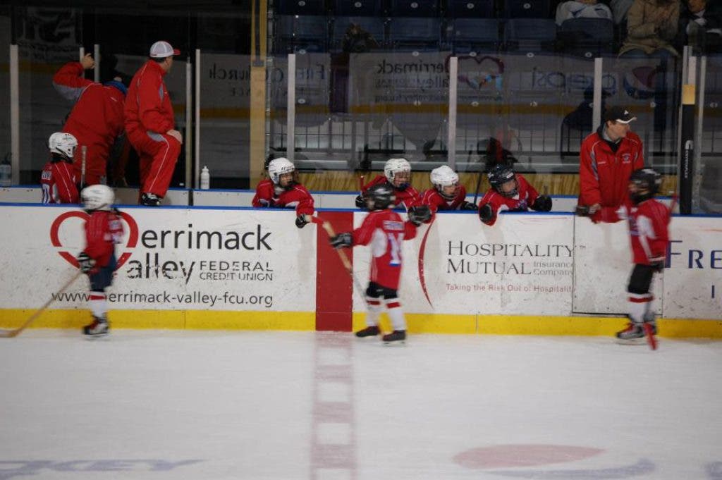 Tewksbury Redmen Mites Hockey Team Runs Win Streak to 6, Beats Stoneham ...