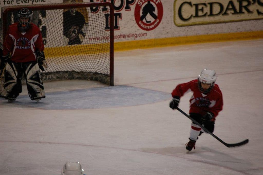 Tewksbury Redmen Mites Hockey Team Runs Win Streak to 6, Beats Stoneham ...