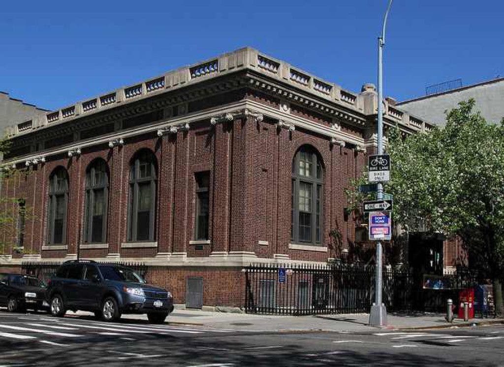 Friends of the Carroll Gardens Library Collect Thousands of Books for ...