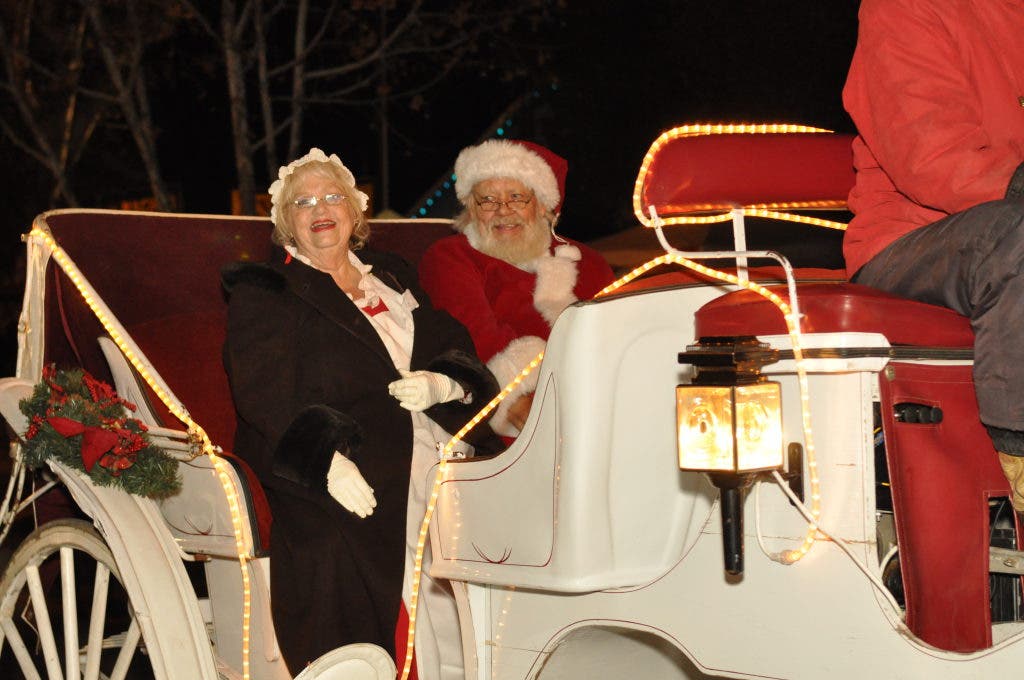 Murrieta Holiday Magic Parade, Snow at Square Set for Dec. 15 ...
