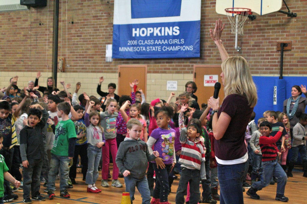 (PHOTOS) Olympic Athlete Visits Alice Smith Elementary | Hopkins, MN Patch