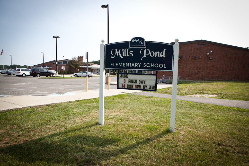 Viewfinder: Mills Pond Elementary Honors Former Educator With Tree ...