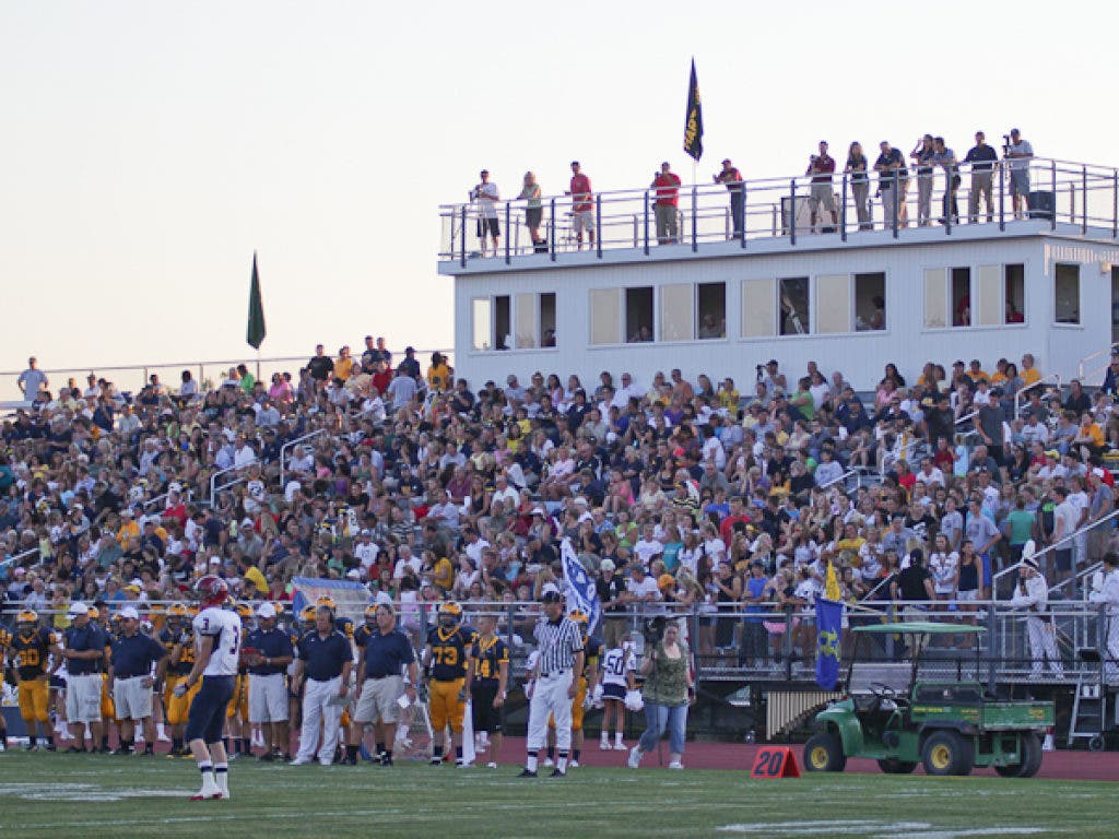(WITH PHOTO GALLERY, VIDEO) Hartland Football Wins Home Opener ...