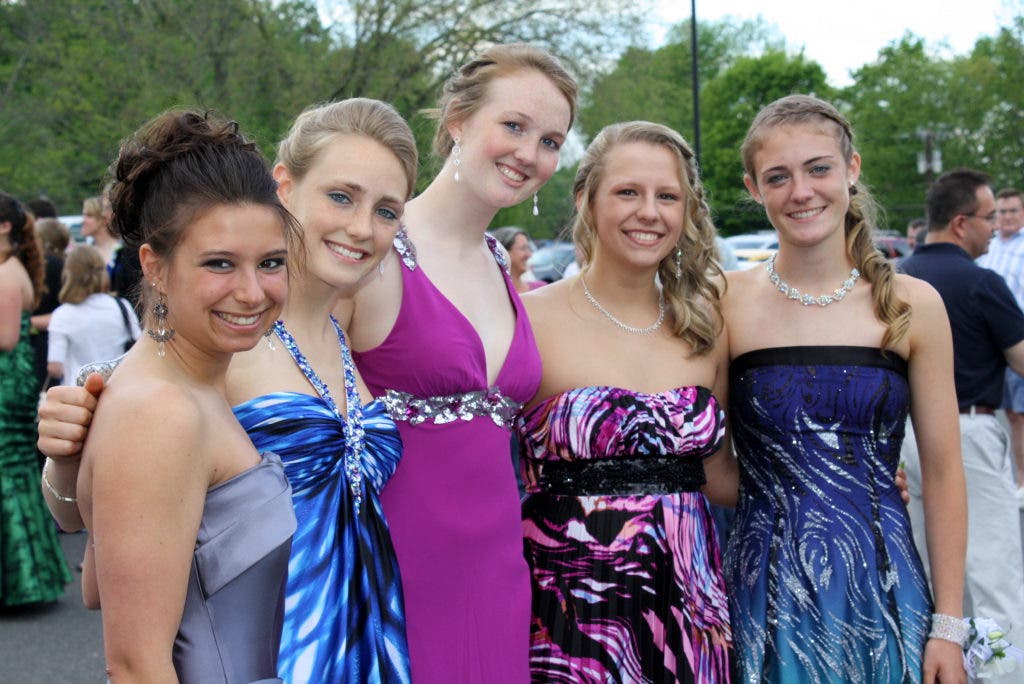'A Sunset of Dreams' as Tolland High School Celebrates Prom 2011 ...