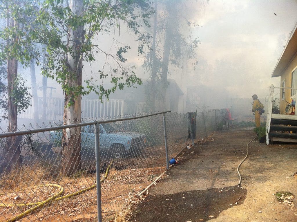 Lake Elsinore Fire Burns Structures, Vehicles; Explosions Heard | Lake ...