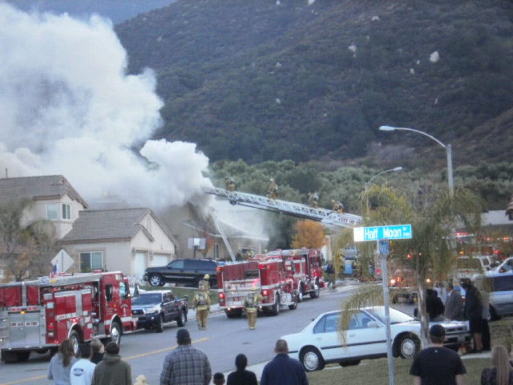 UPDATE: Fire Destroys Lake Elsinore Home Near SR 74 | Lake Elsinore, CA ...