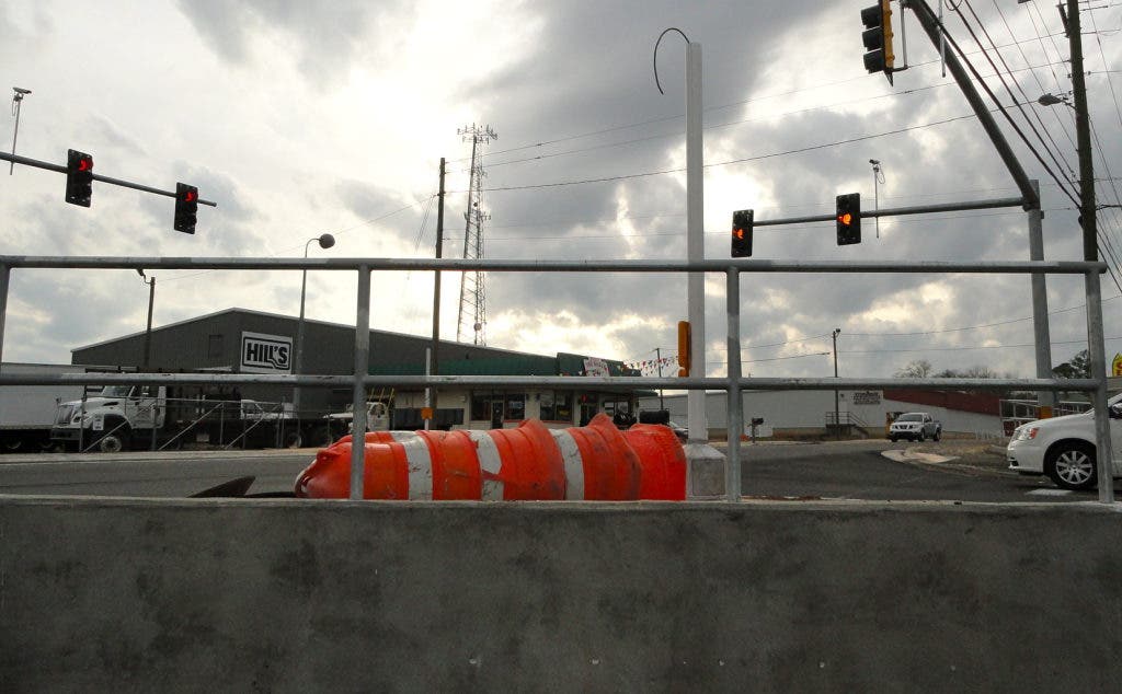 Traffic Signal at Ga. Highway 211 and Horton Street to Follow Light at ...