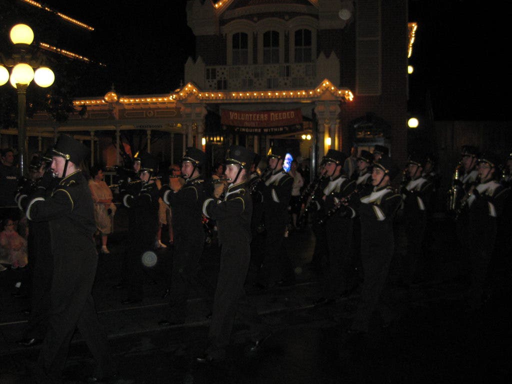 VIDEO: Marching Band Leads Disney World Parade | Warren, NJ Patch