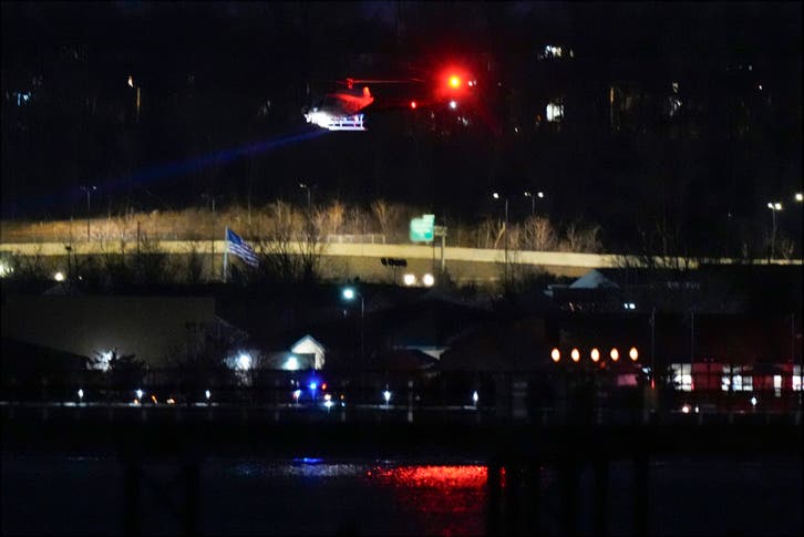 DC Plane Crash Updates: Over 40 Bodies Recovered As Search Pauses ...