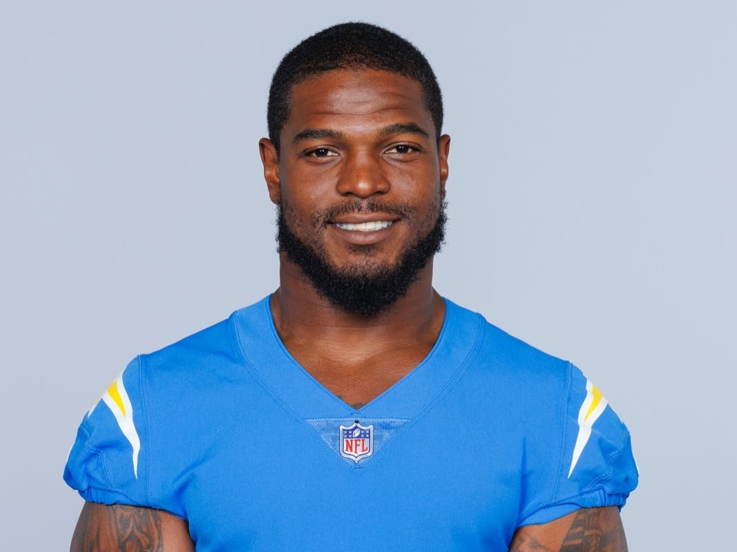 Chargers Linebacker Denzel Perryman Arrested On Gun Violations: Sheriff ...