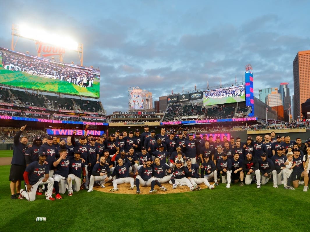 Photo Gallery: MN Twins Complete Sweep Of Blue Jays, Move On To ALDS ...