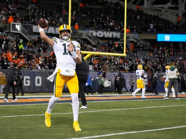 Green Bay Packers Head To Chicago For NFC Wild Card Playoff | Green Bay ...