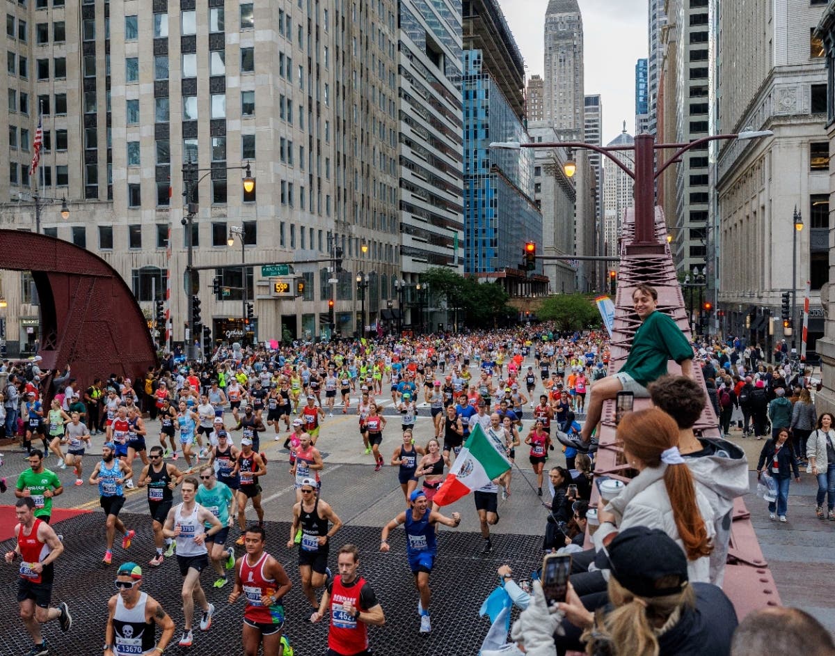 53 Buffalo Grove Runners Complete 2024 Chicago Marathon | Buffalo Grove ...