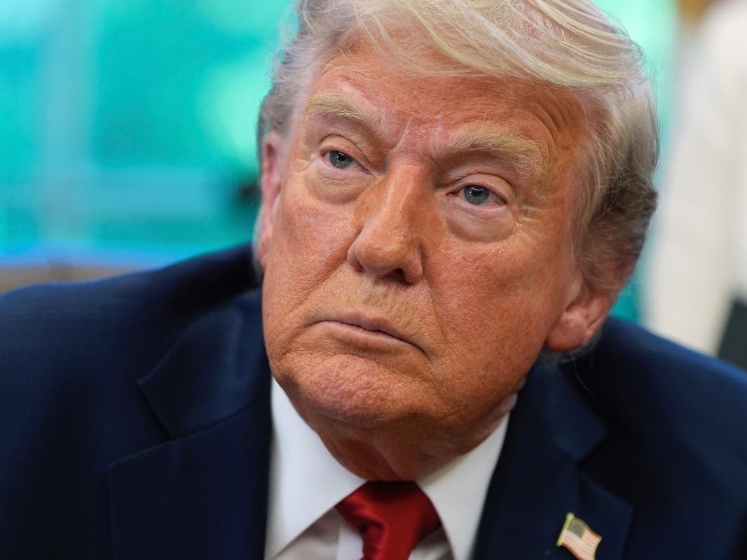 Army Suspends WI Commander After Trump Portrait Flipped To Wall ...