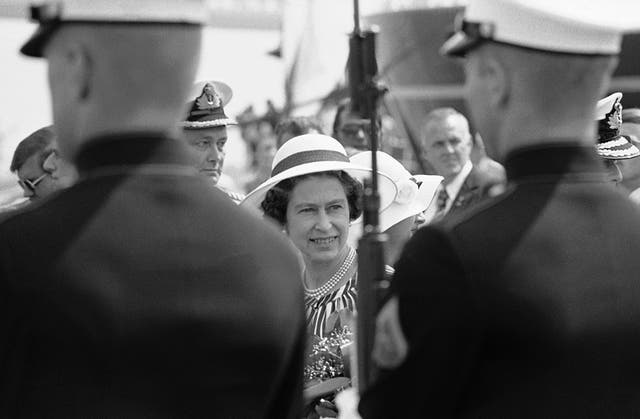 PHOTOS: Remembering Queen Elizabeth II Bicentennial Trip | Philadelphia ...