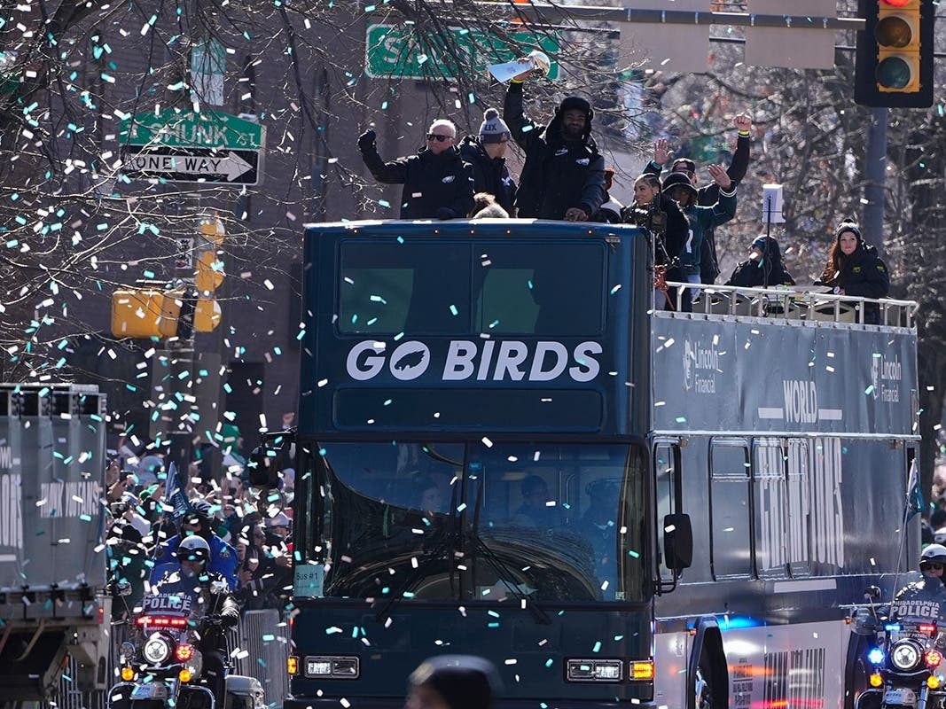 PHOTOS: Philadelphia Eagles Parade The Lombardi Trophy Through Philly ...