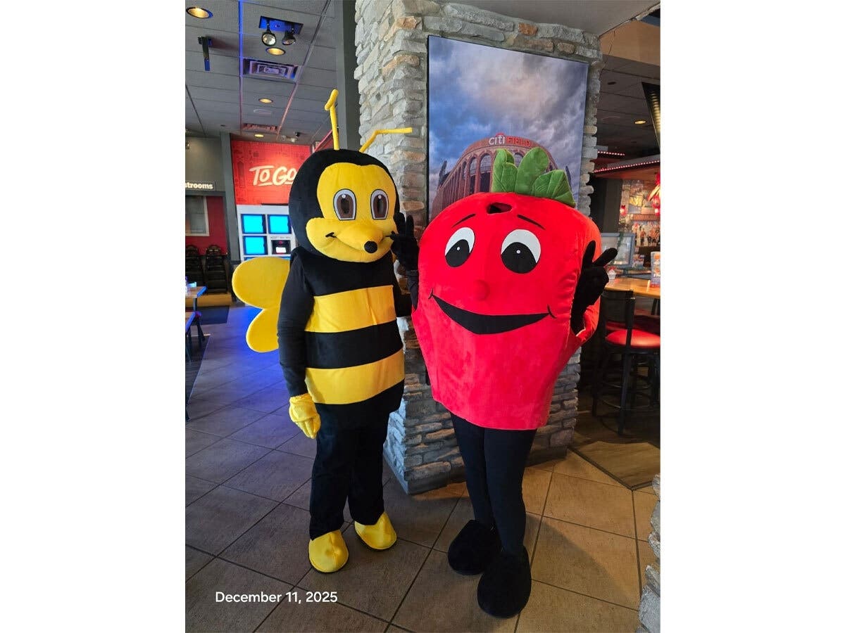 Baldwin Applebee's Reopens In Renovated Space | Rockville Centre, NY Patch