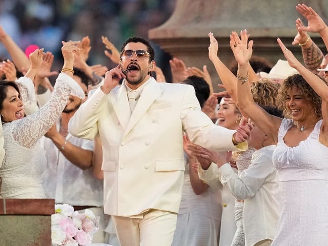 Bad Bunny's Spanish-Language Super Bowl Performance Sparks Pride ...