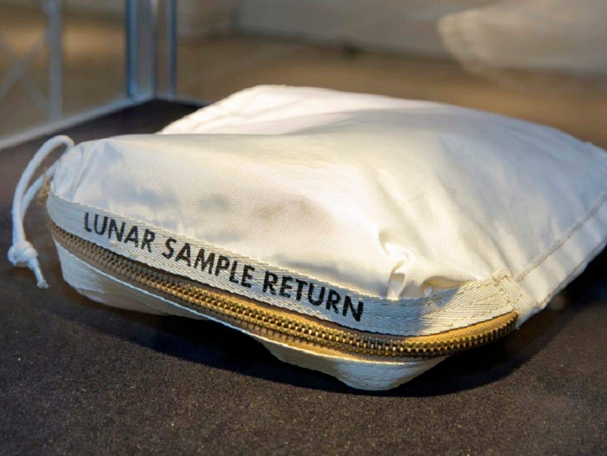 Woman's Apollo 11 NASA Bag With Moon Dust Sells For $1.812M | Palatine ...