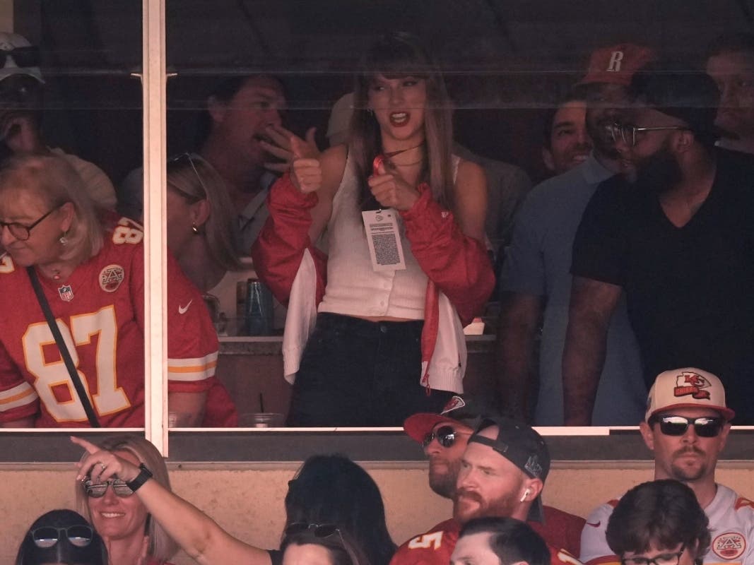 Viral Taylor Swift Video | In Death, Firefighter Saves Lives | Across ...