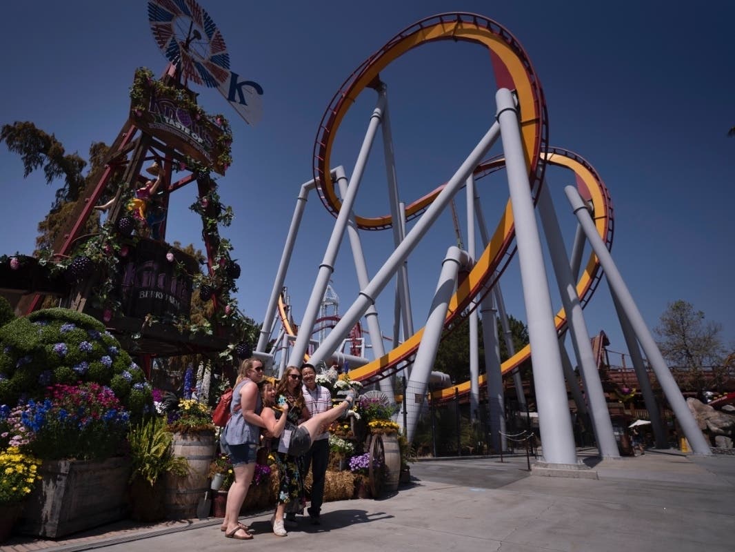 Six Flags Unveils 'Massive' Deal: Buy Knott's Berry Farm Season Pass ...