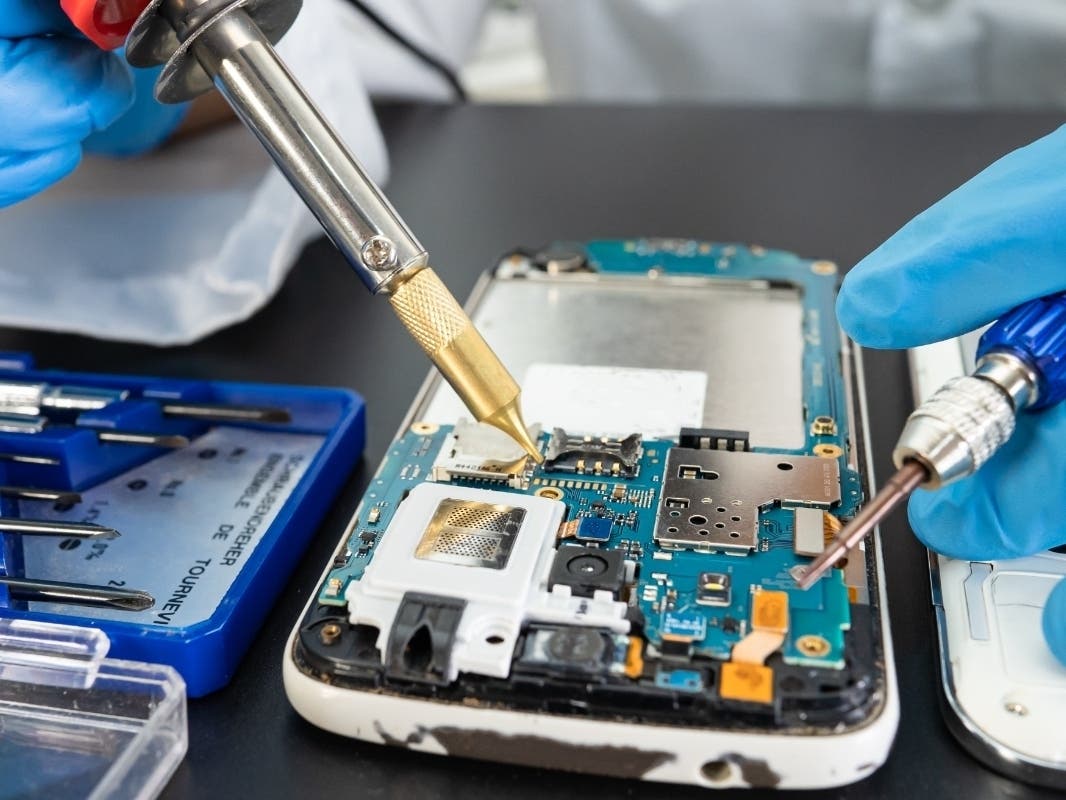 Counterfeit Cellphone Components Seized By Customs In Philadelphia ...