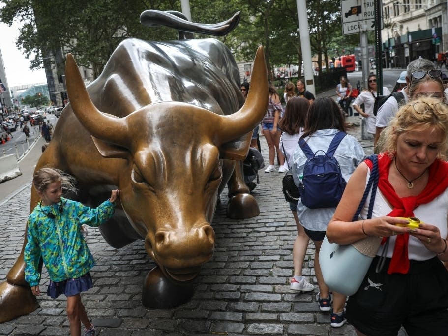Man Strikes Charging Bull Statue With Banjo, Causing Gash: NYPD ...