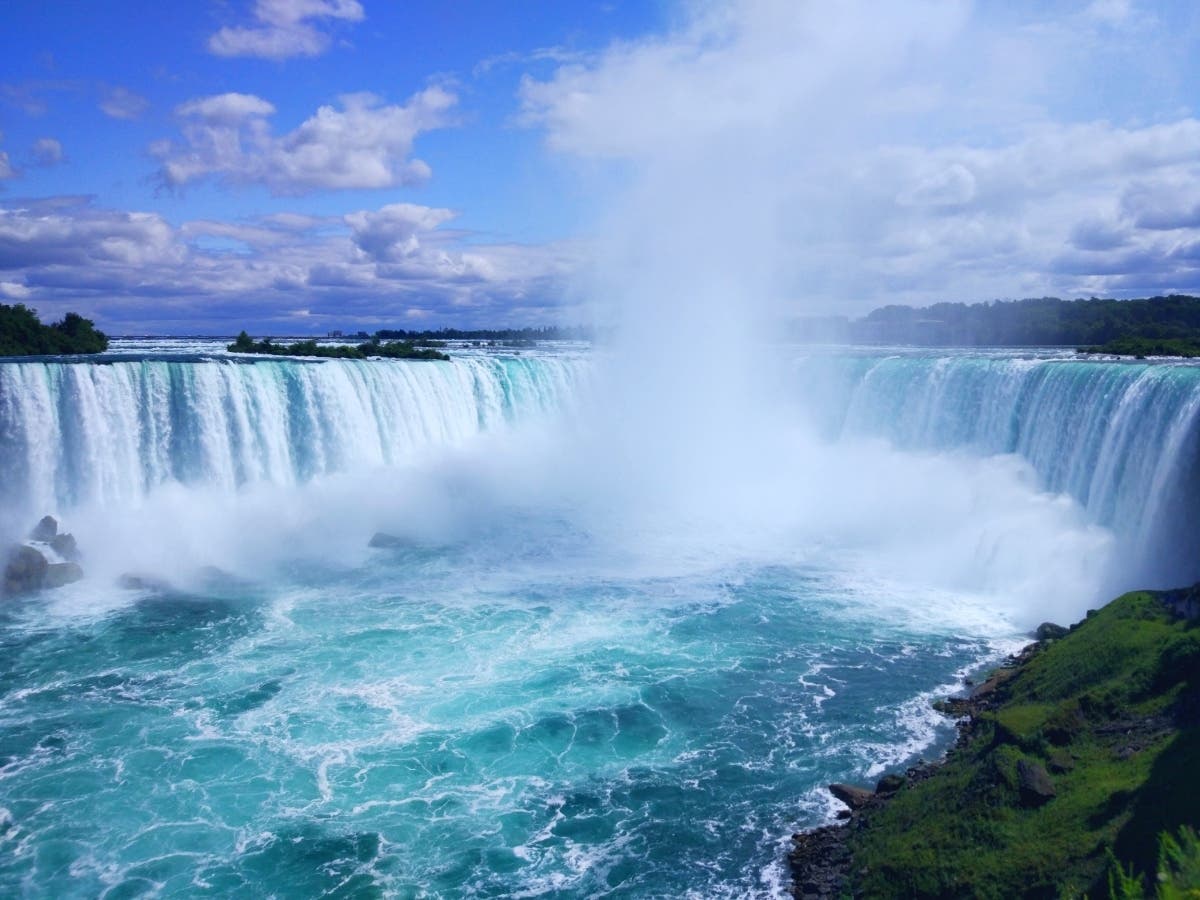 Illinois Woman Jumps Into Niagara Falls Gorge With Son, Dies: Police ...