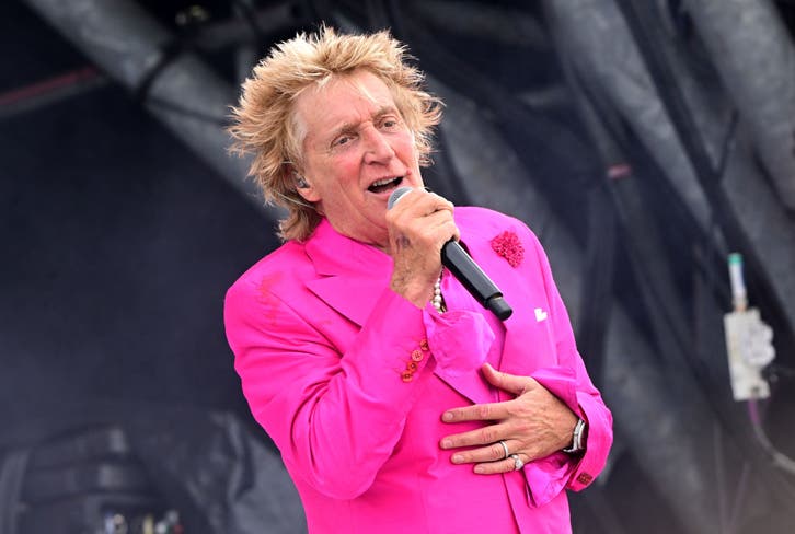 81-Year-Old Sir Rod Stewart Announces Riverside County Concert | Palm ...