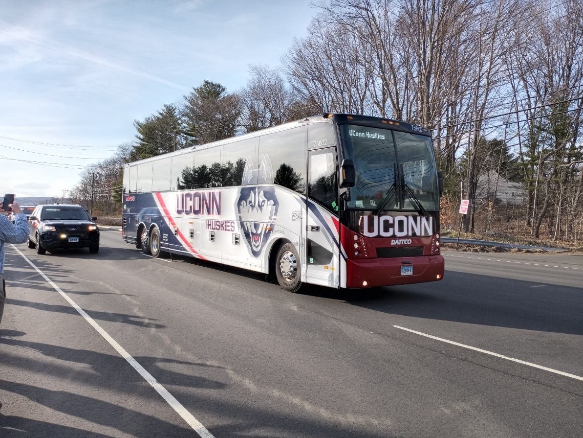 UConn, Hurley, Agree To New 6-Year, $30-million-Plus Contract ...