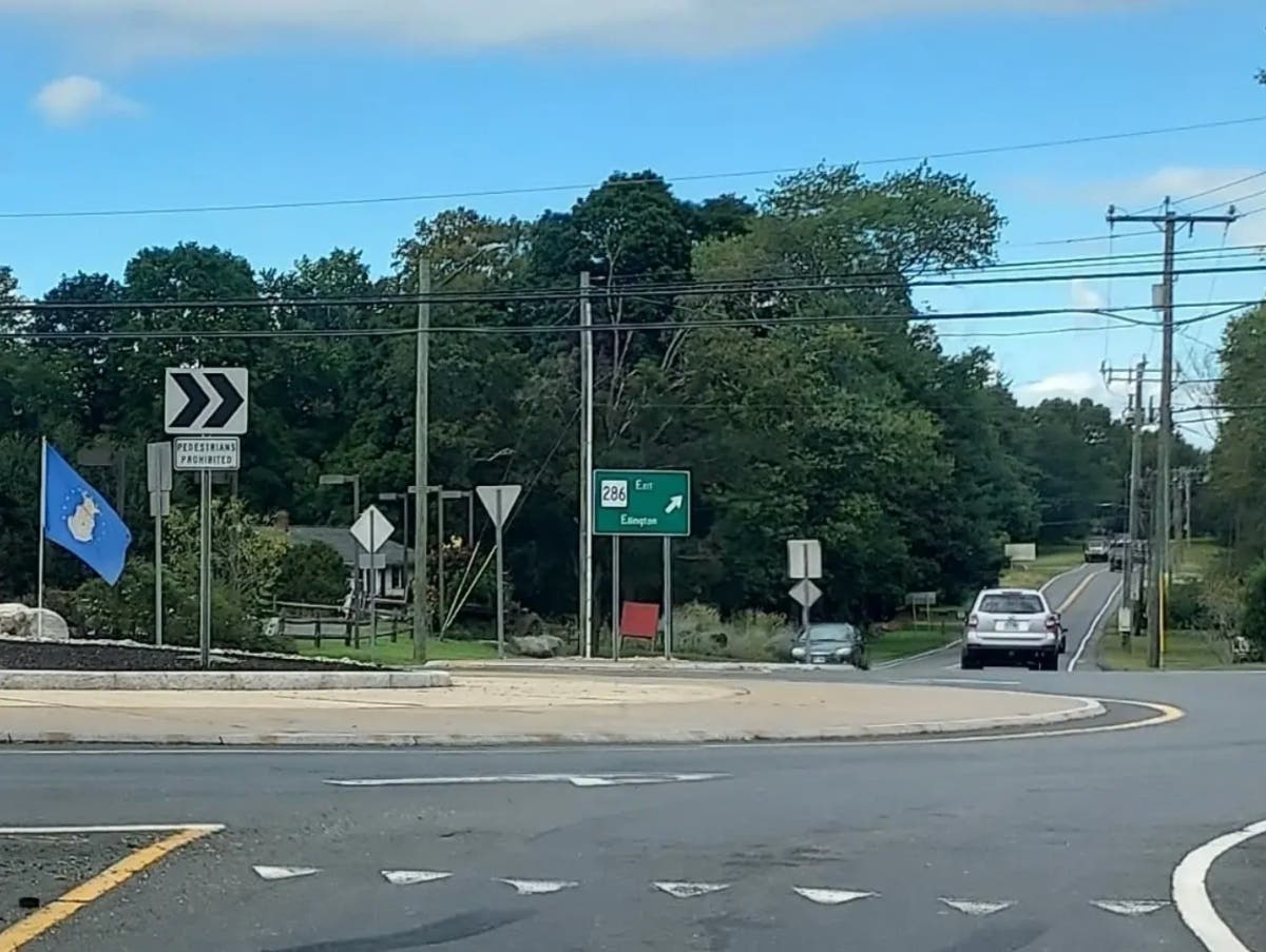 Classic Car Loses Tire In 5 Corners Roundabout: State Police ...