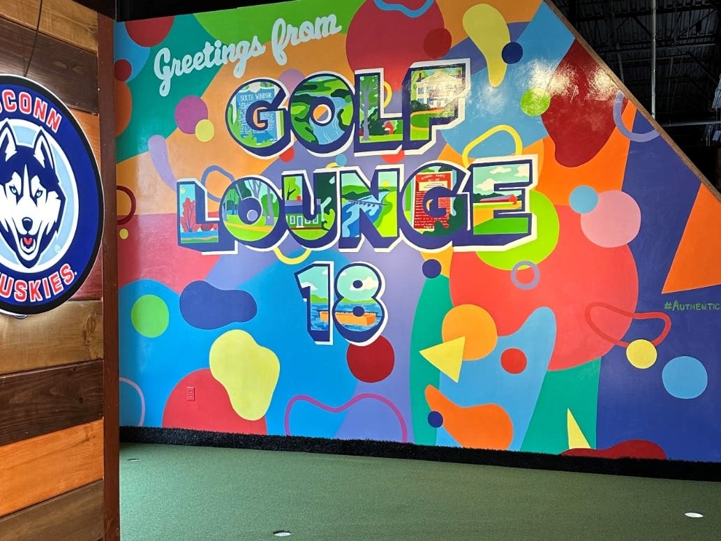 Indoor Golf Destination Opens In Evergreen Walk In South Windsor ...