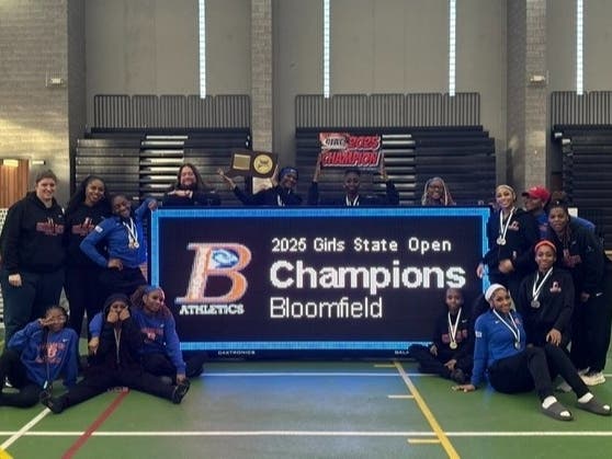 Bloomfield Girls Dominate Indoor Track State Open | Greater Hartford ...