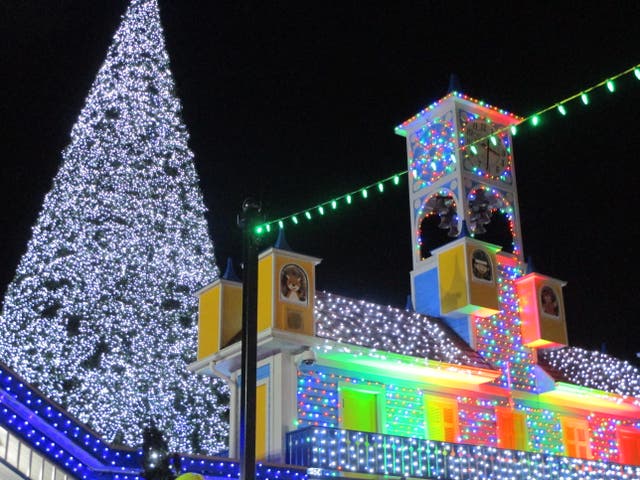Extended Hours at Lake Compounce's "Holiday Lights" | Naugatuck, CT Patch