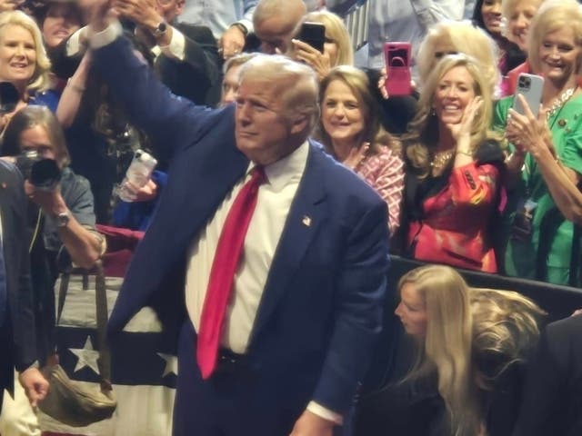 Trump Rally Draws Crowd Of 60K Supporters: 'It Was An Amazing Night ...