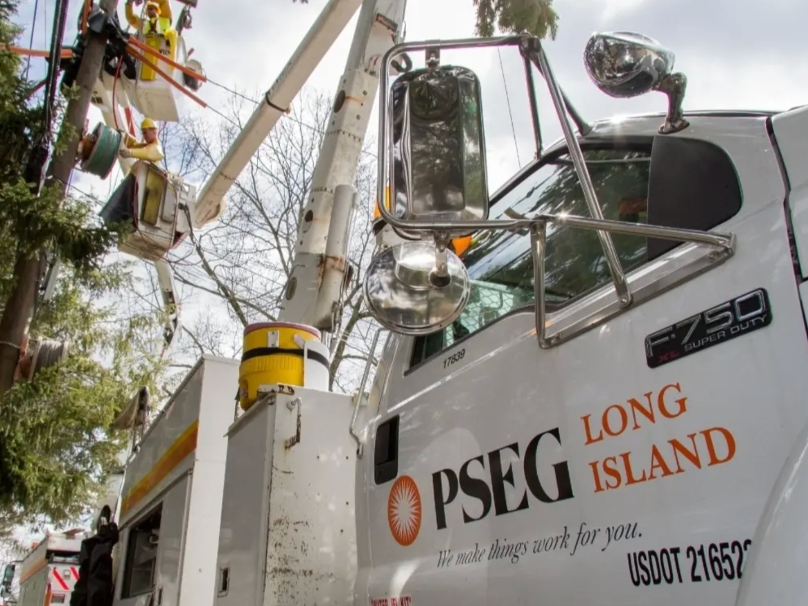 PSEG Long Island Working To Restore Power To Residents Left In Dark By ...