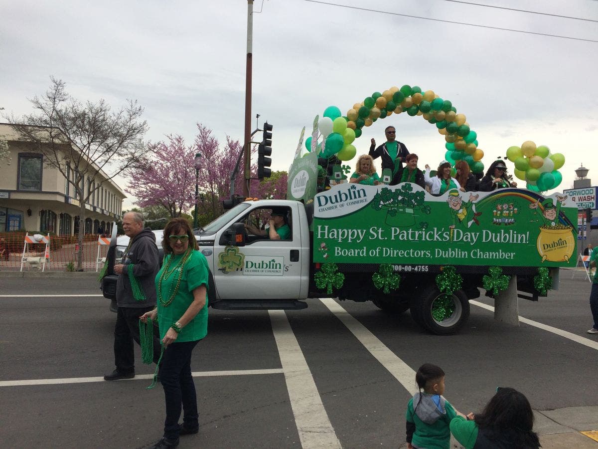 Dublin St. Patrick's Day Parade 2017 Photos: Bagpipes, Shamrocks and ...