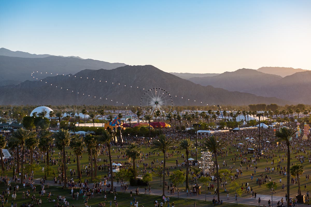 Photos Of Coachella 2017, Day 1: Empire of the Sun, Banks, Dillon ...