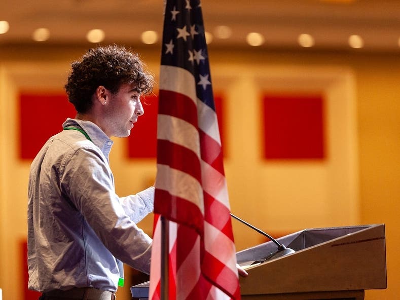 Oak Forest HS Senior Ryan Lipsett Receives Standing Ovation at IEA ...