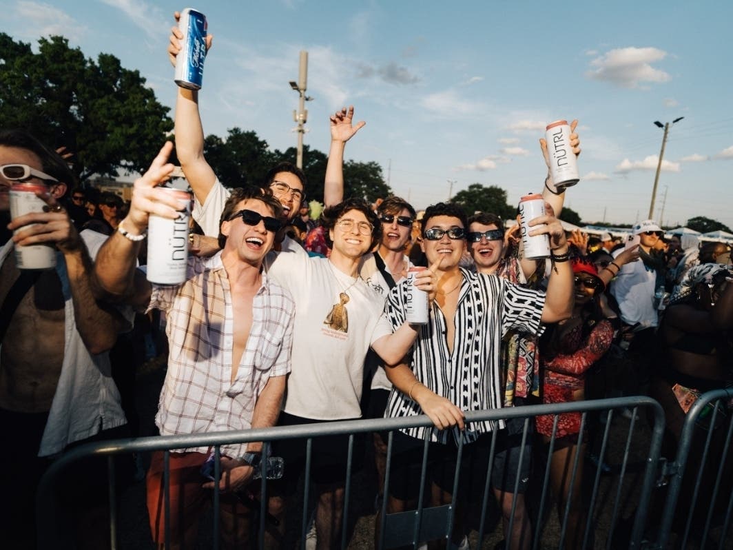 PHOTOS: Breakaway Tampa Hosts Austin Millz For Pop-Up At NUTRL Stage ...