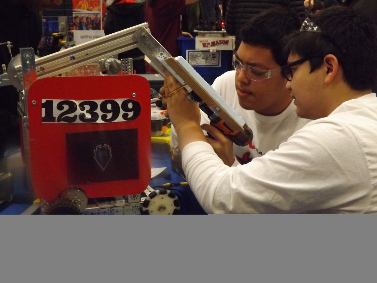 Hundreds Turn Out For Peekskill High School Robotics Tournament ...