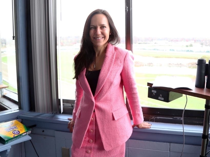 PA Derby Called By Horse Racing's First Female Announcer In Bensalem ...