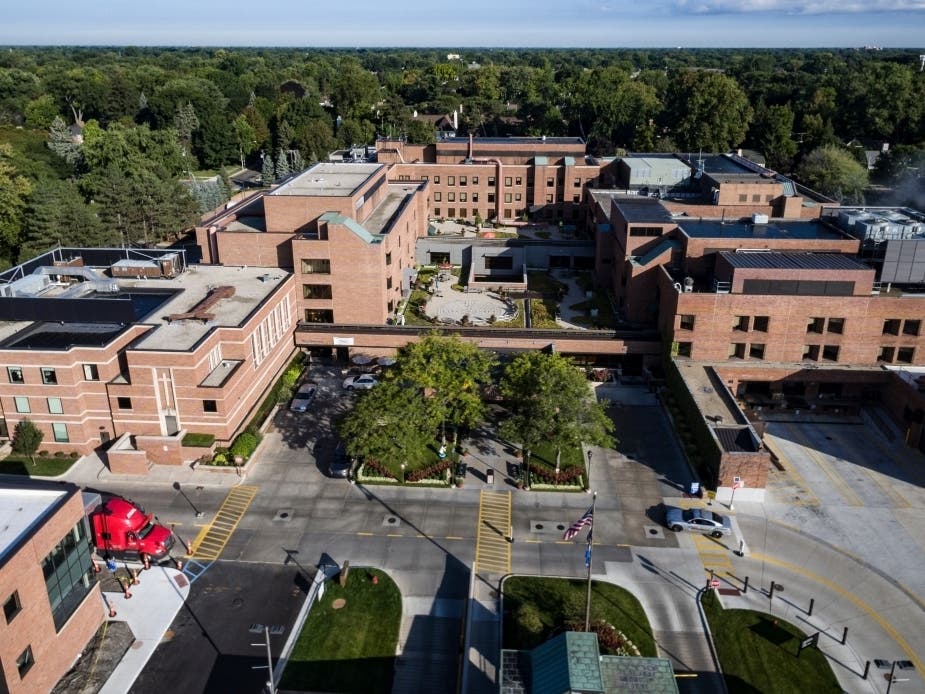 Show your holiday compassion by donating blood at Beaumont | Royal Oak ...