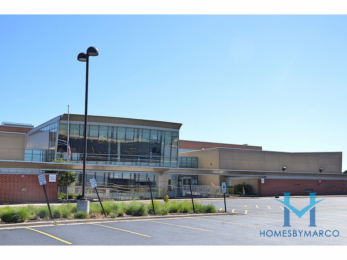 Townline Elementary School, Vernon Hills, Illinois - August 2017 ...