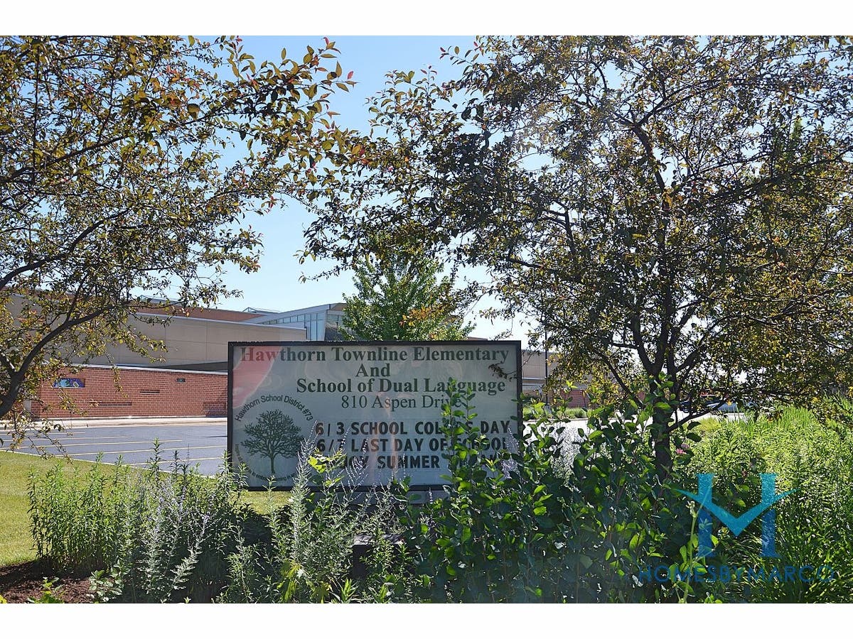 Townline Elementary School, Vernon Hills, Illinois - August 2017 ...