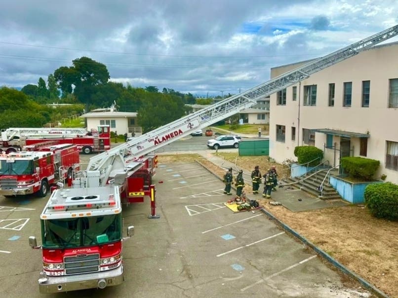 Firefighters Quickly Contain Commercial Structure Fire in Alameda ...