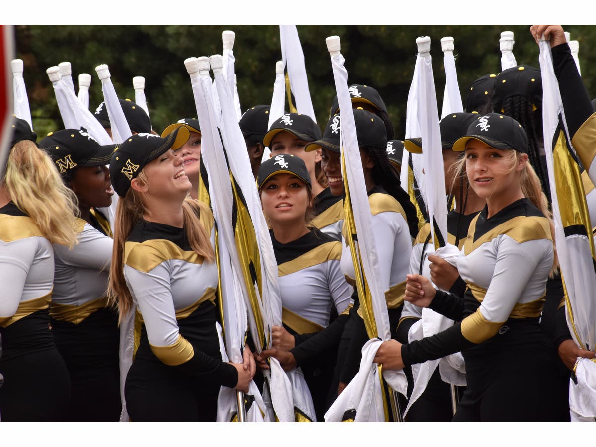 Photo Gallery: Marian Catholic High School band Performs At Guaranteed ...