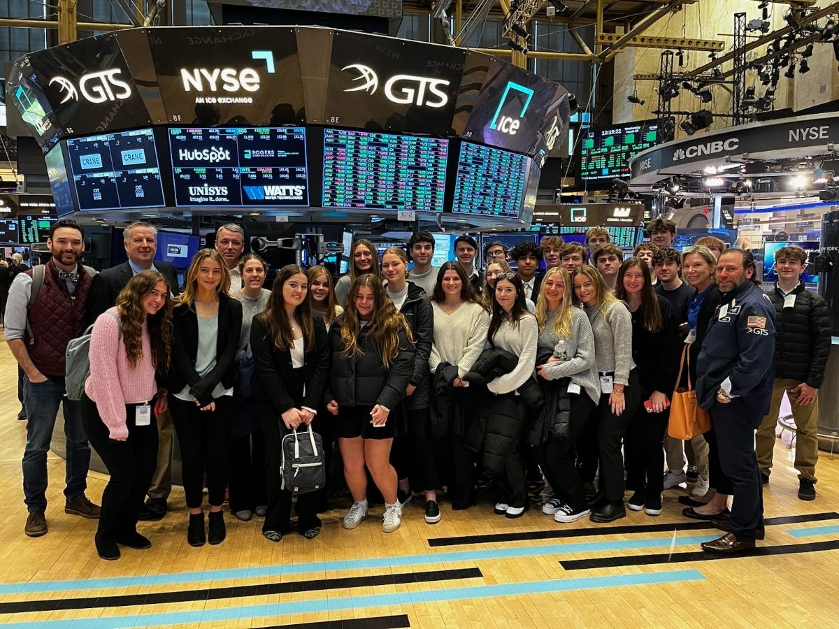 Babylon DECA Students Visit New York Stock Exchange | Babylon Village ...