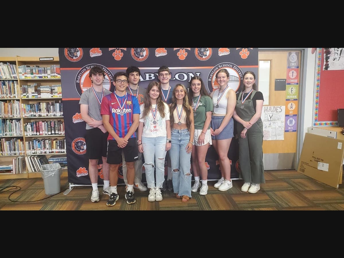Nine Babylon Seniors Receive New York State Seal of Biliteracy ...