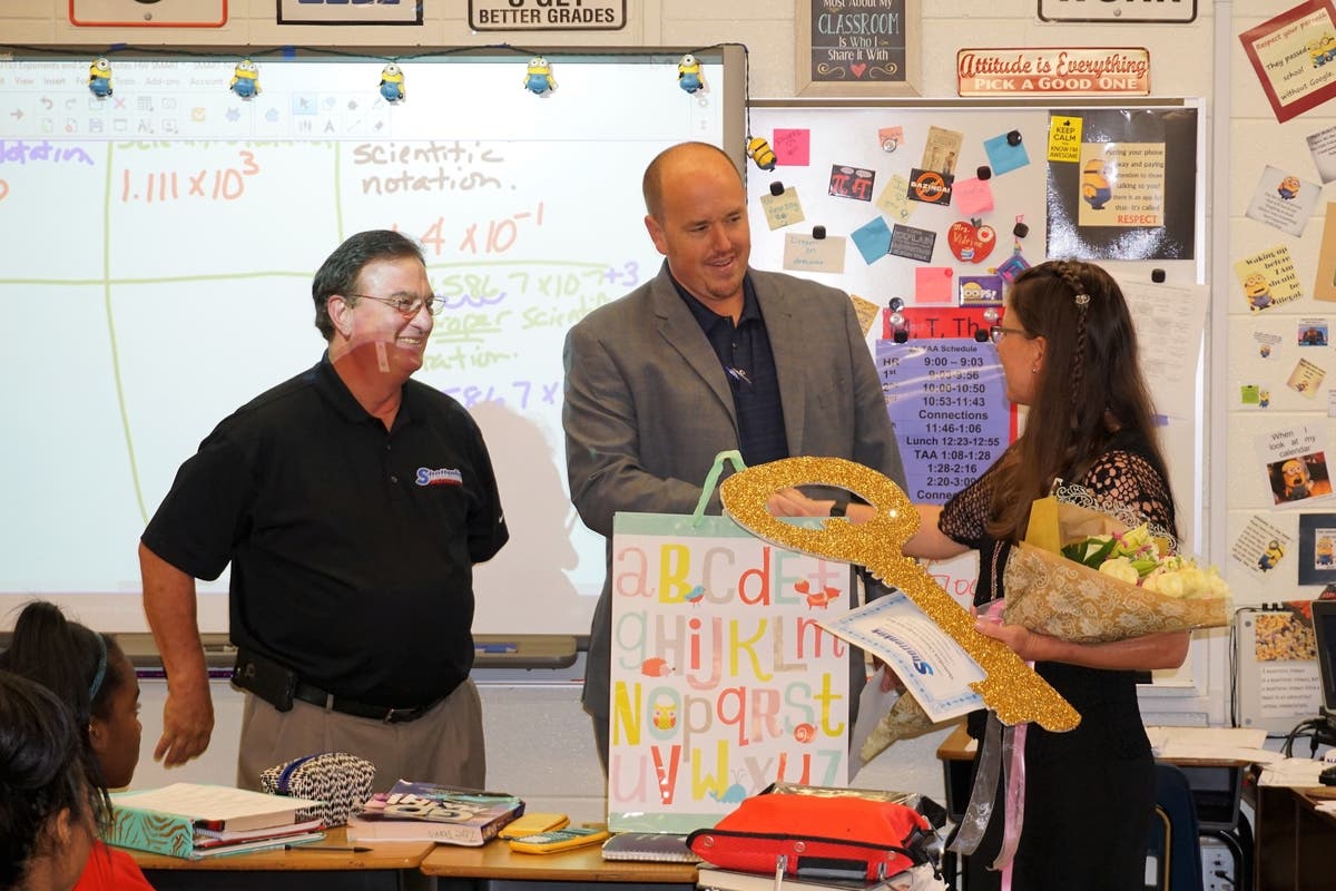Woodstock Middle Educator Named CCSD Teacher Of The Year | Woodstock ...